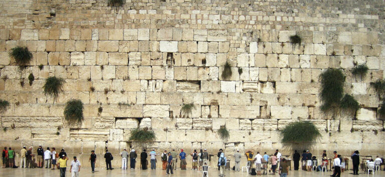 Juutalaisuuden historia ja alkuperä – luach.fi